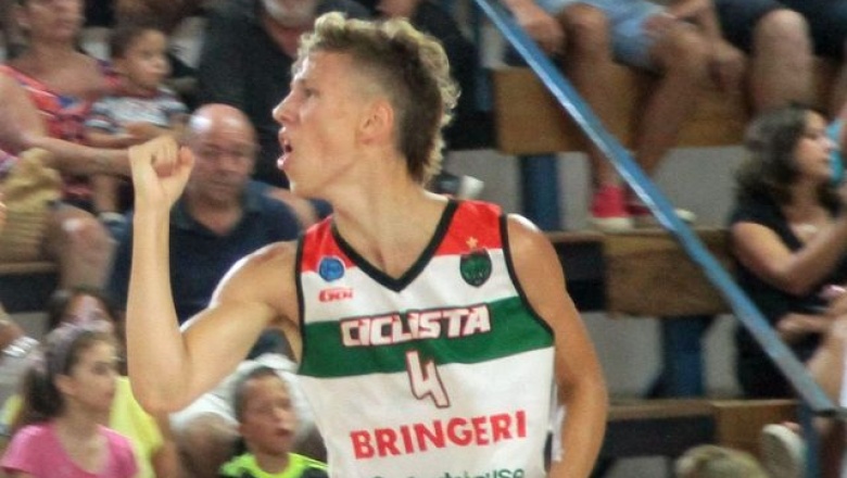 El Chivi Merlo jugará en España - Semanario de Junín