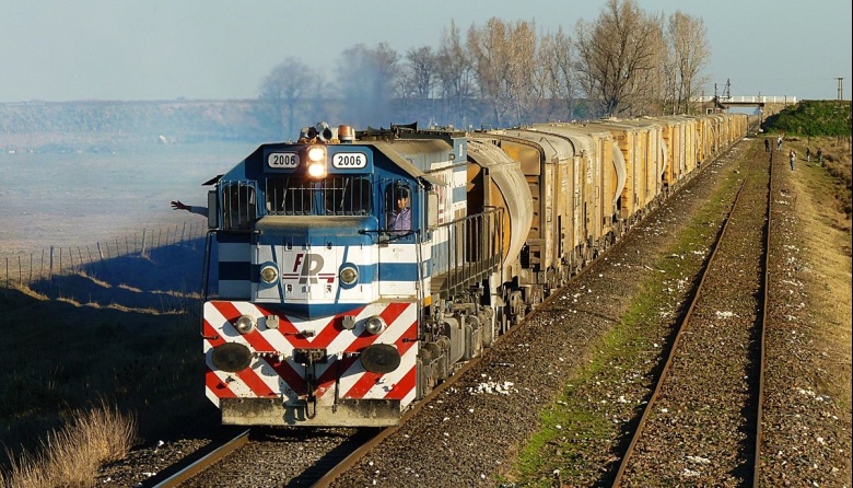 Ferrosur Roca se niega a mantener las vías y Transporte advirtió que ...