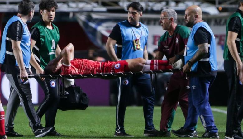 Luciano Sánchez sufrió luxación completa de su rodilla izquieda ...