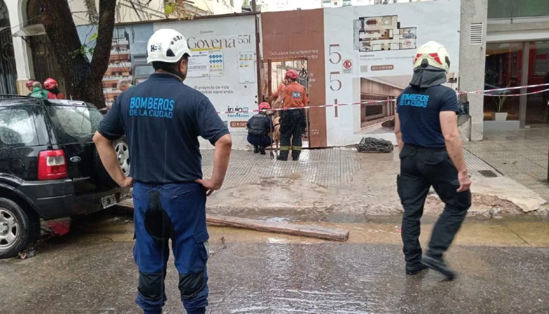 Derrumbe en Caballito: murió una mujer de 75 años y encontraron un segundo cuerpo - Semanario de ...
