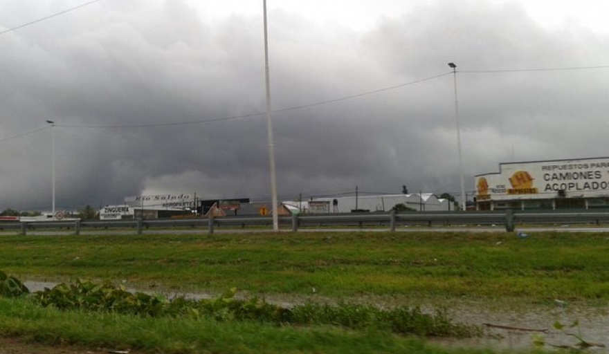 Otra fuerte tormenta causó destrozos en Junín - Semanario de Junín