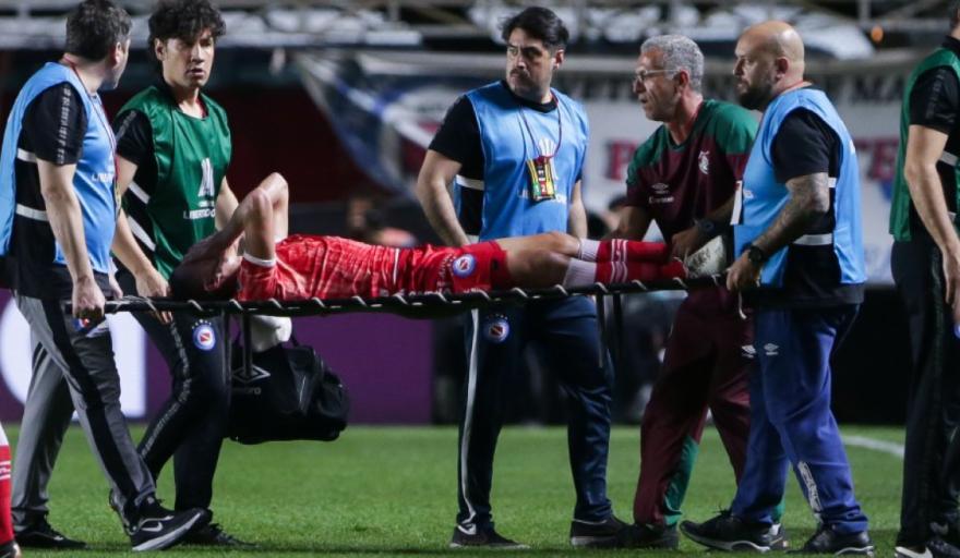 Luciano Sánchez sufrió luxación completa de su rodilla izquieda ...